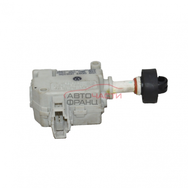 Машинка централно VW Passat CC 2.0 TDI 140 конски сили 3B0959782A